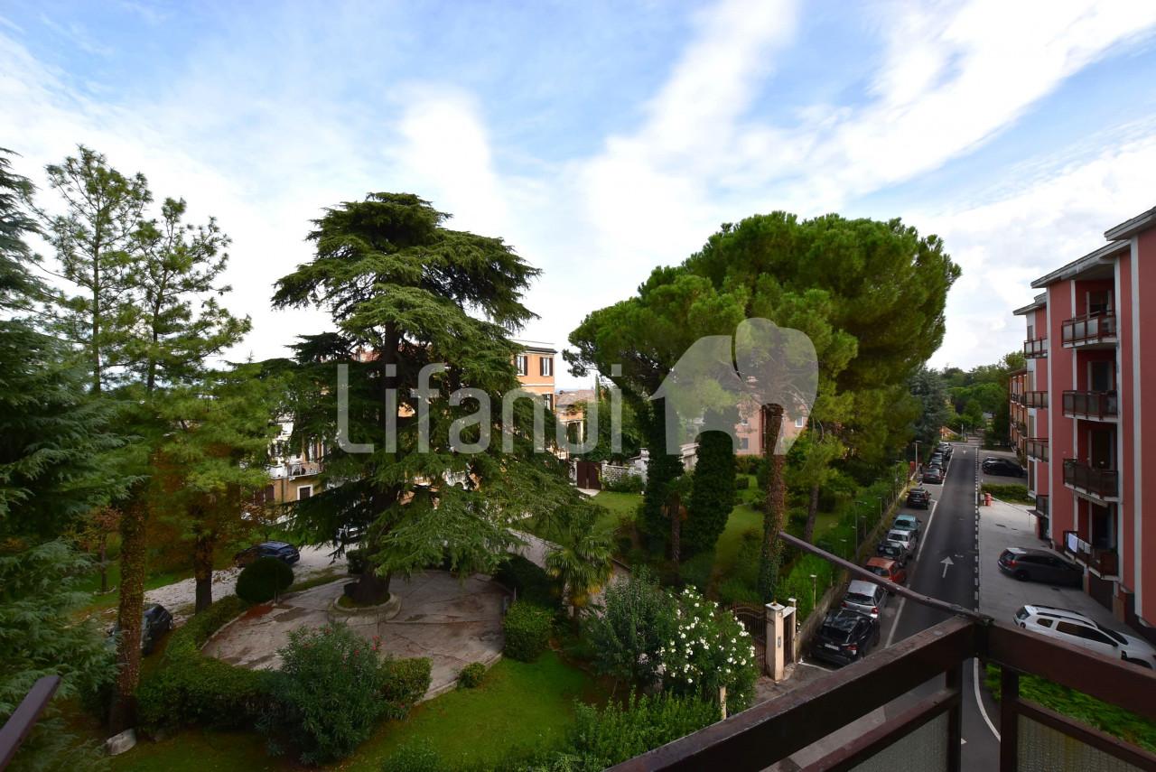 Appartamento in vendita a Desenzano Del Garda