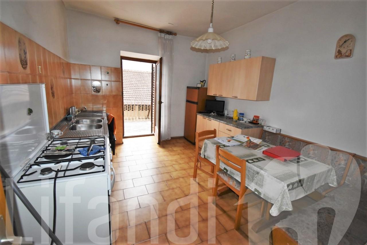 Casa indipendente in vendita a Rovere' Della Luna