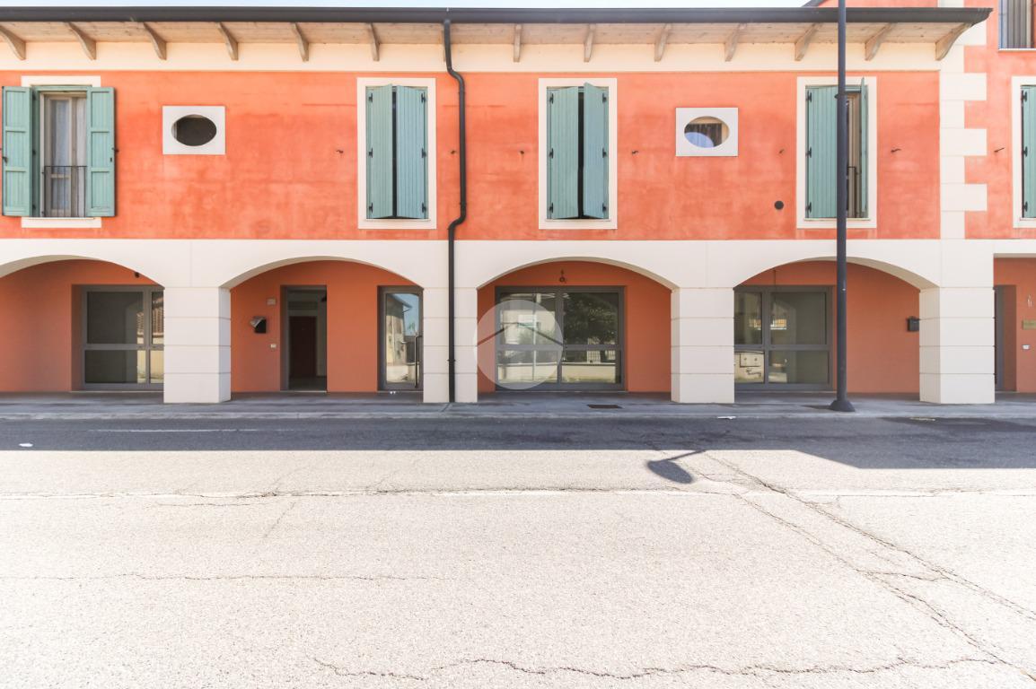 Negozio in affitto a Acquafredda