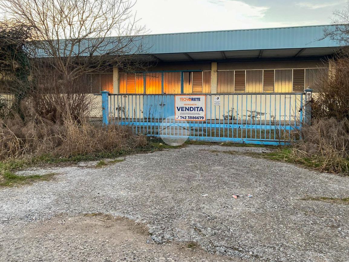 Capannone in vendita a Acquafredda