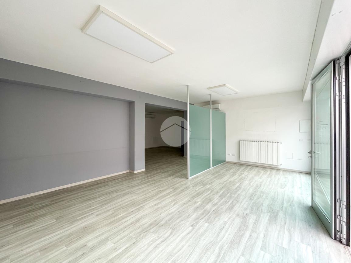 Negozio in affitto a Carpenedolo