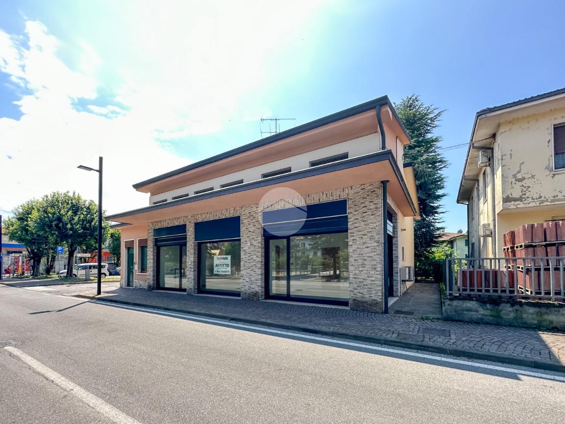Negozio in affitto a Calcinato