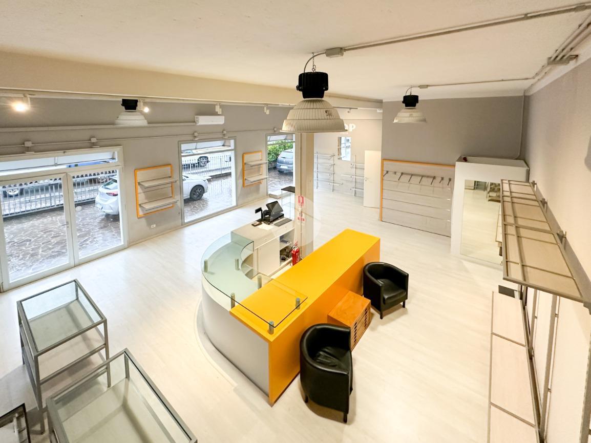 Negozio in affitto a Calcinato