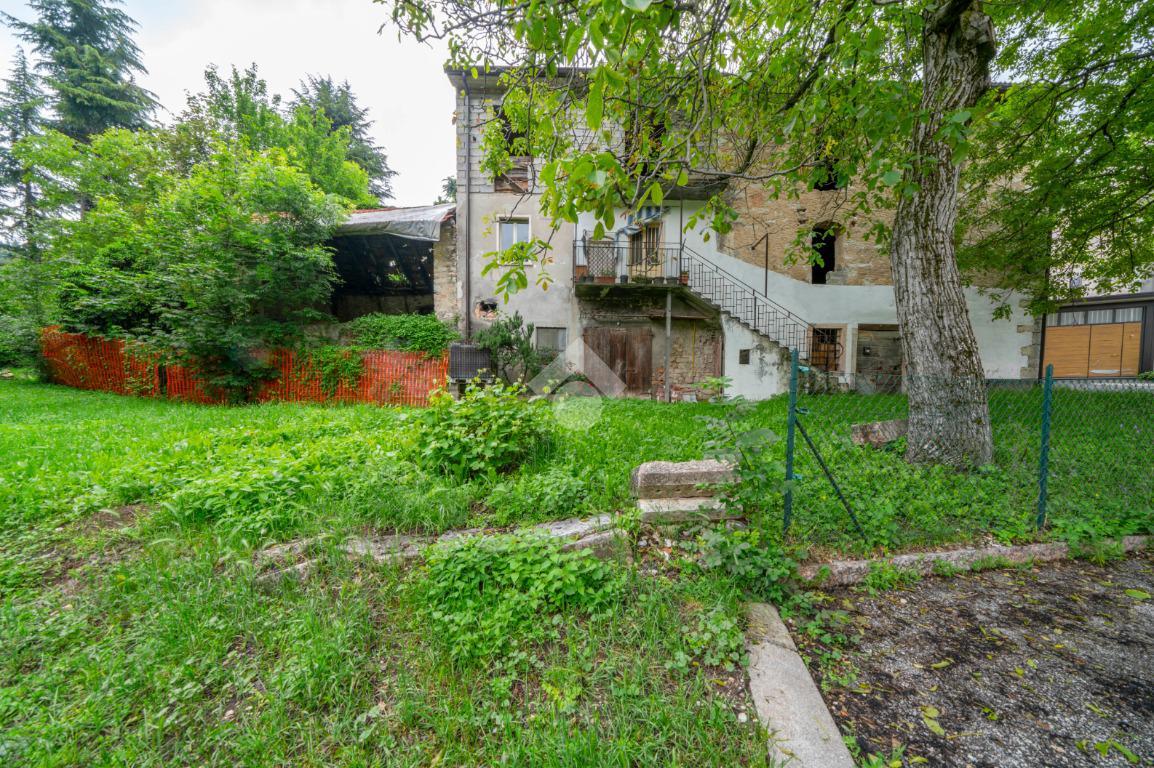 Rustico in vendita a Rovere' Veronese