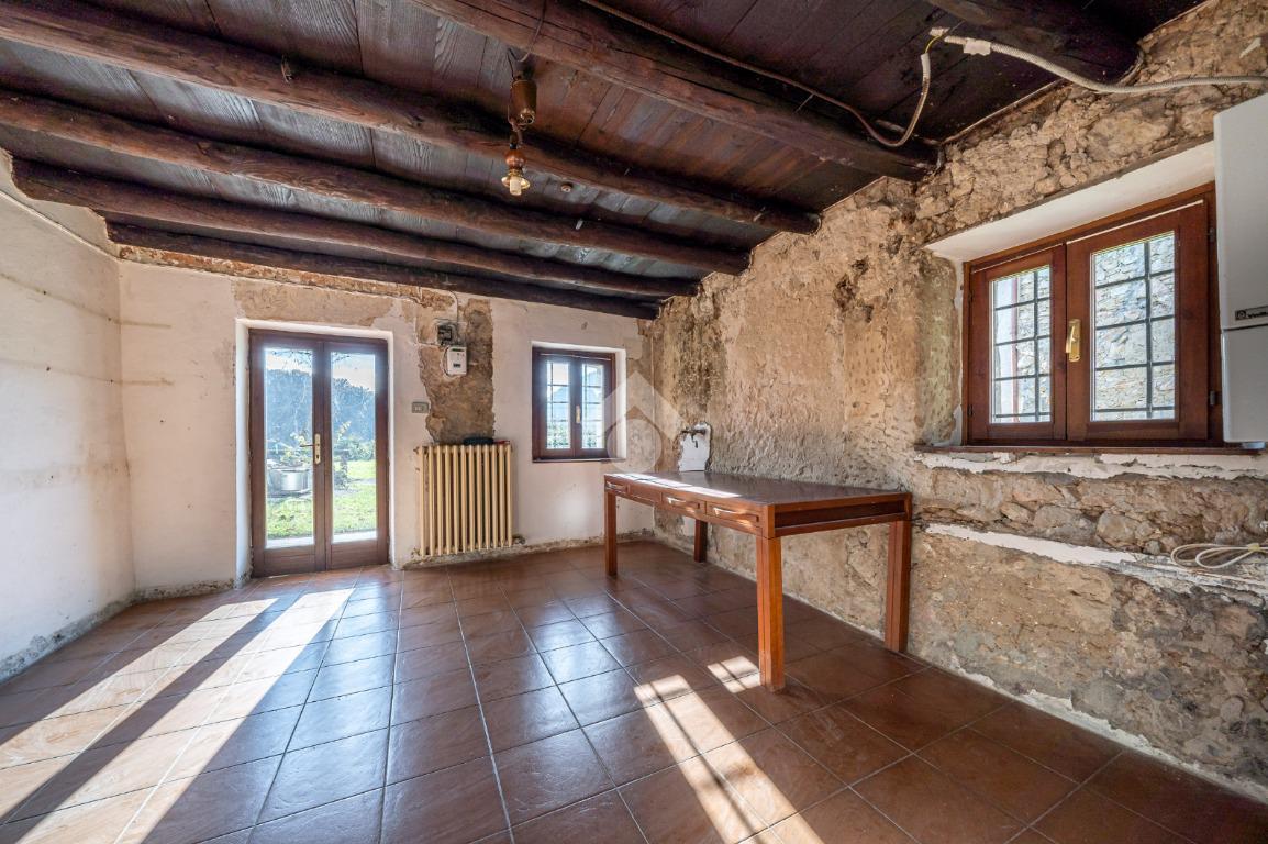 Rustico in vendita a Badia Calavena