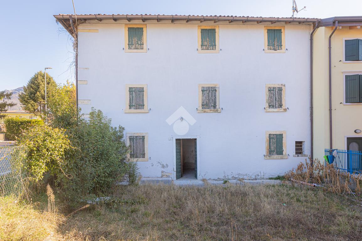 Rustico in vendita a Negrar