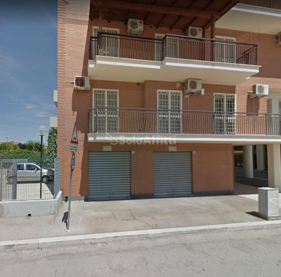 Negozio in affitto a Foggia
