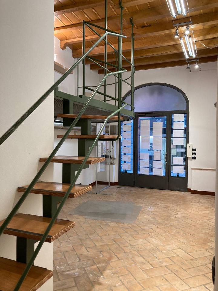 Esercizio commerciale in affitto a Zogno