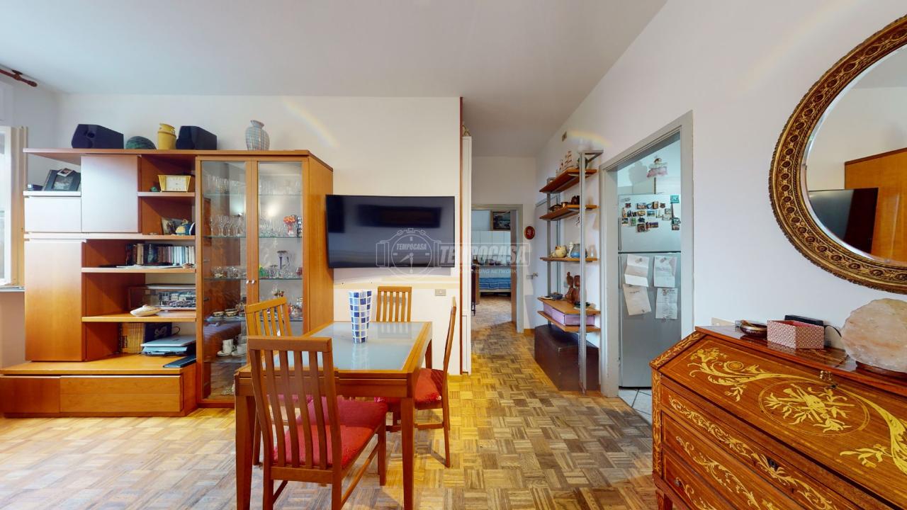 Trilocale in Via Ugo Foscolo 7, Cabiate