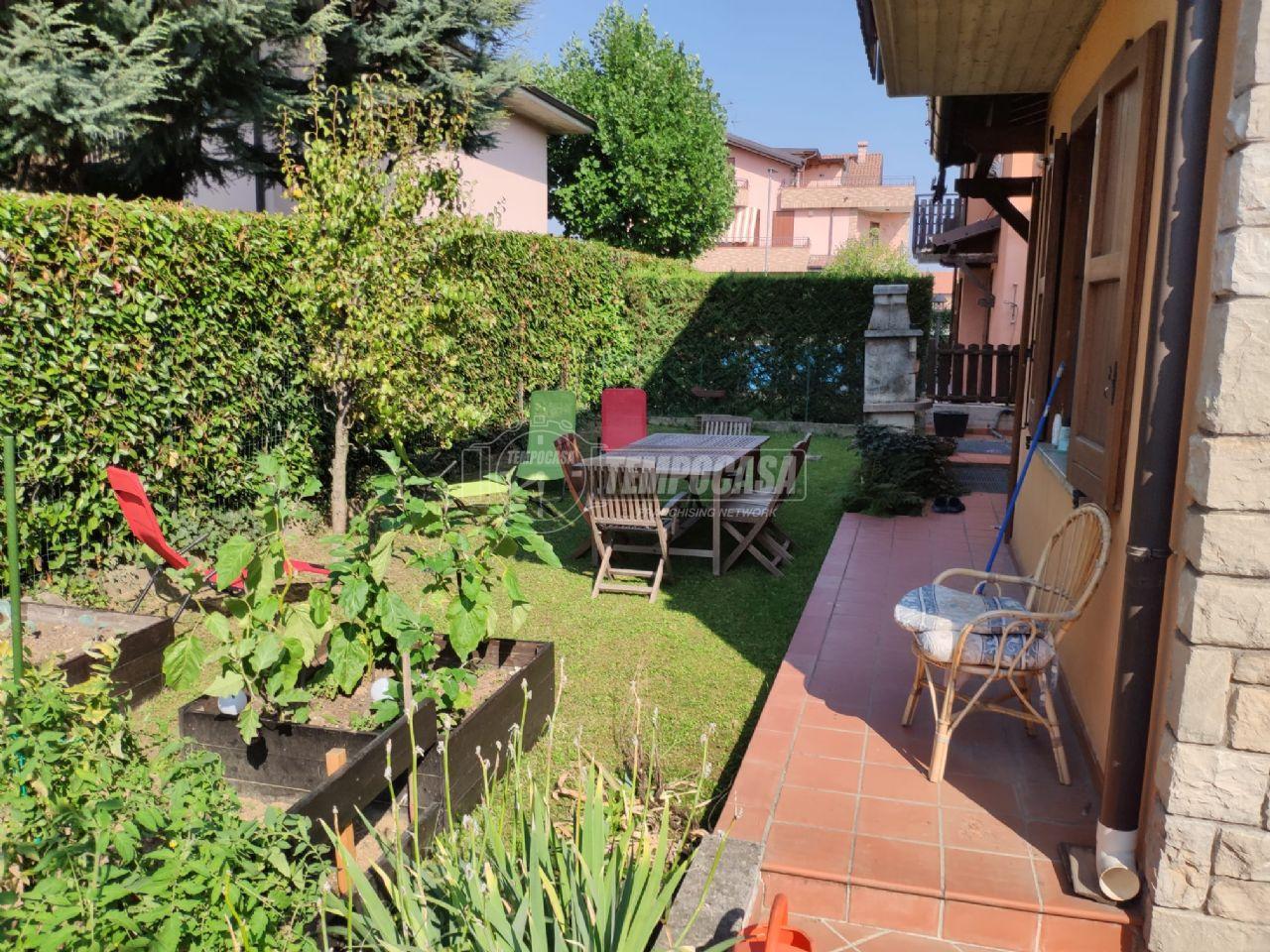 Villa in vendita a Cornate D'Adda