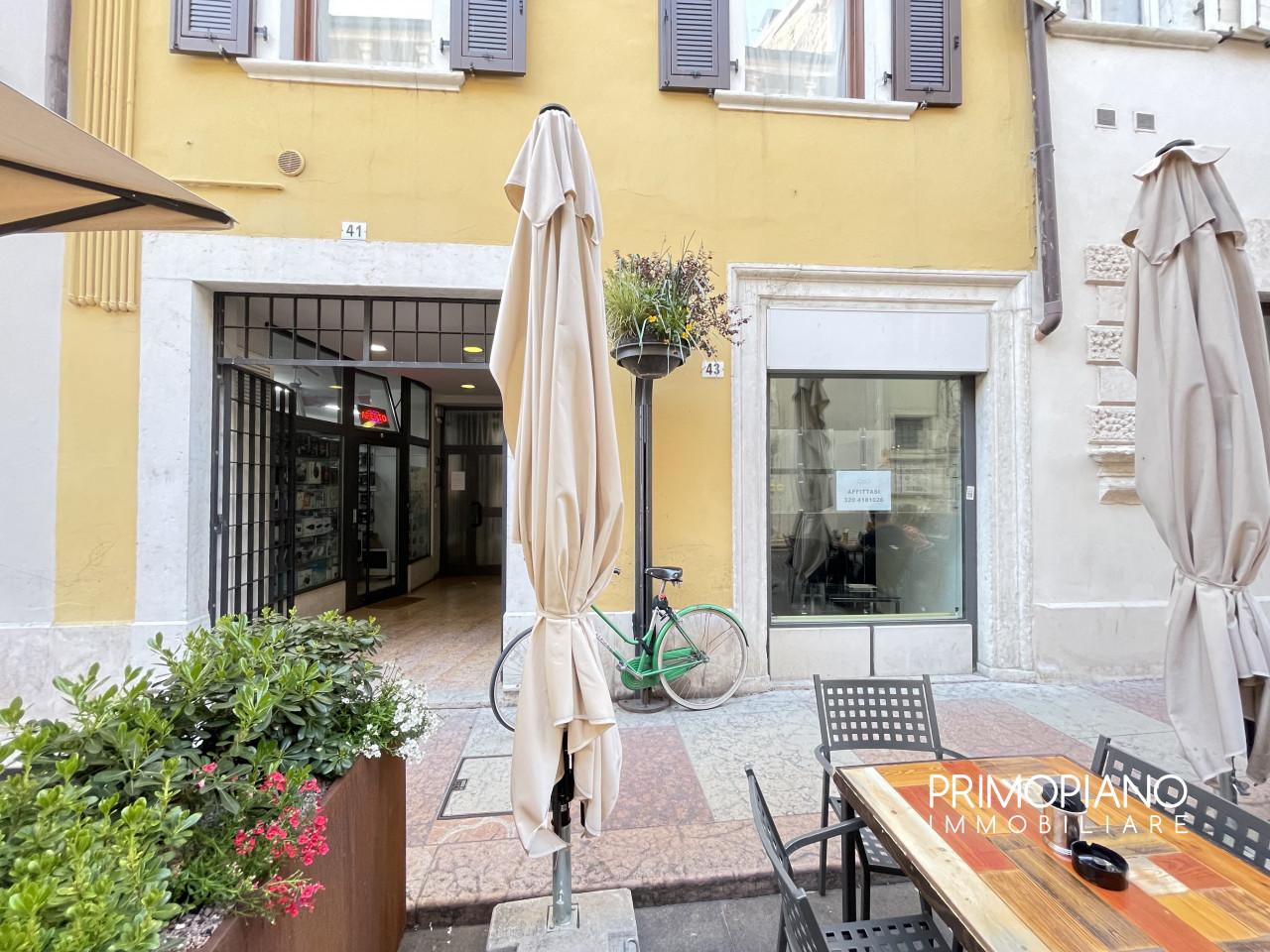 Pub - Enoteca - Wine bar in affitto a Trento