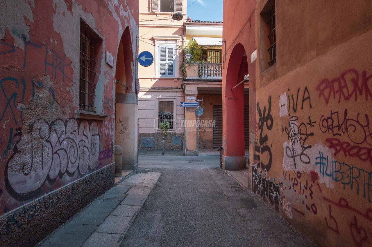 Magazzino in vendita a Bologna