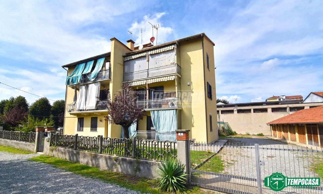 Trilocale in Einaudi, Leini