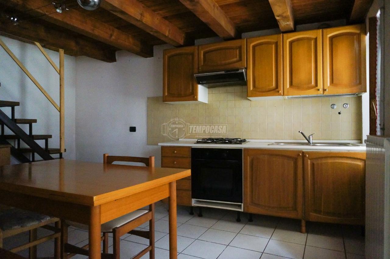 Casa indipendente in vendita a Cambiasca