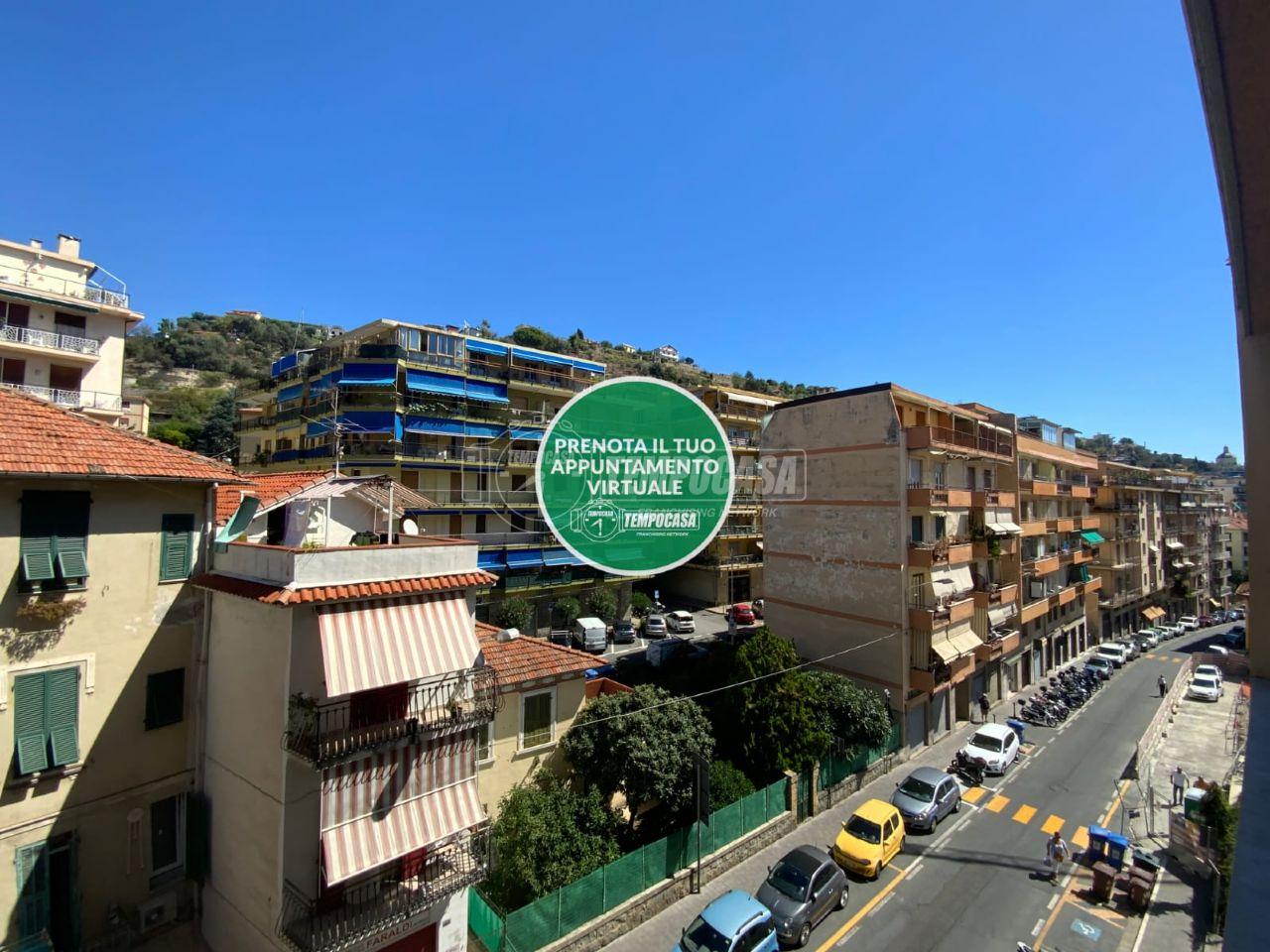 Bilocale in Via Martiri della Libertà, Sanremo