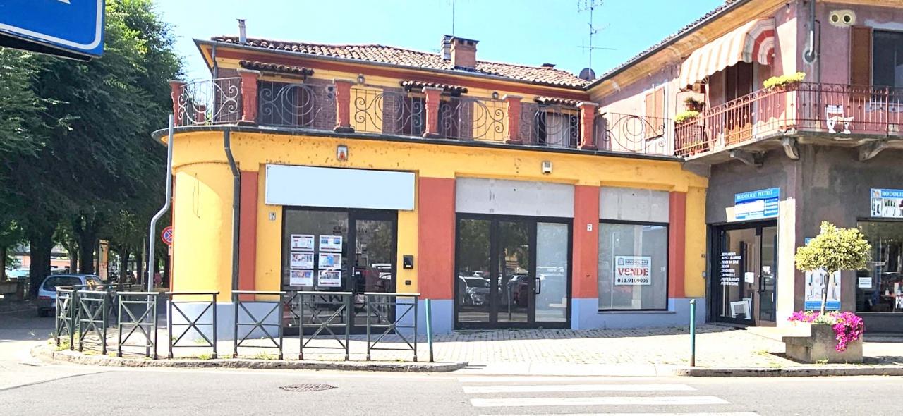 Palazzina commerciale in vendita a Chivasso