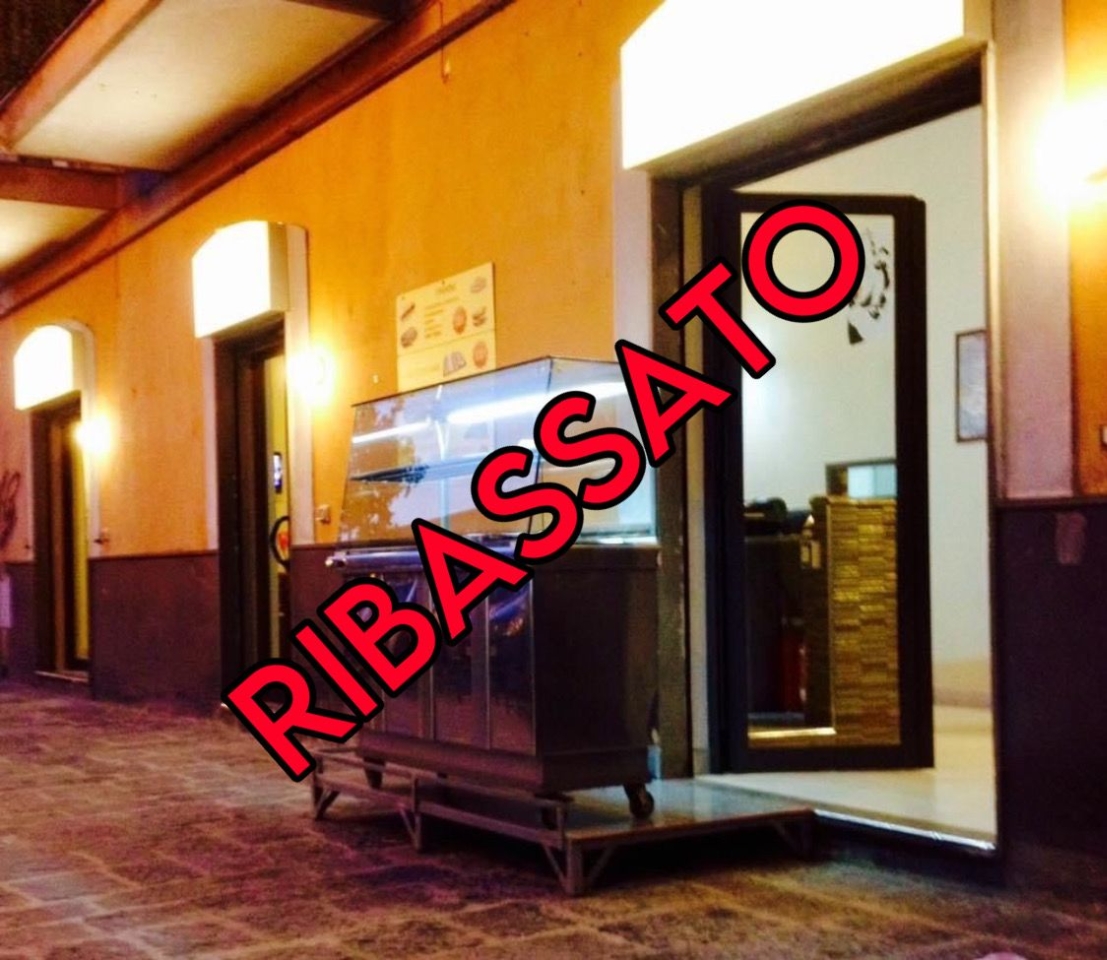 Negozio in vendita/affitto a Caivano