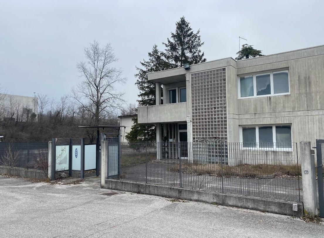 Capannone in vendita a Budoia