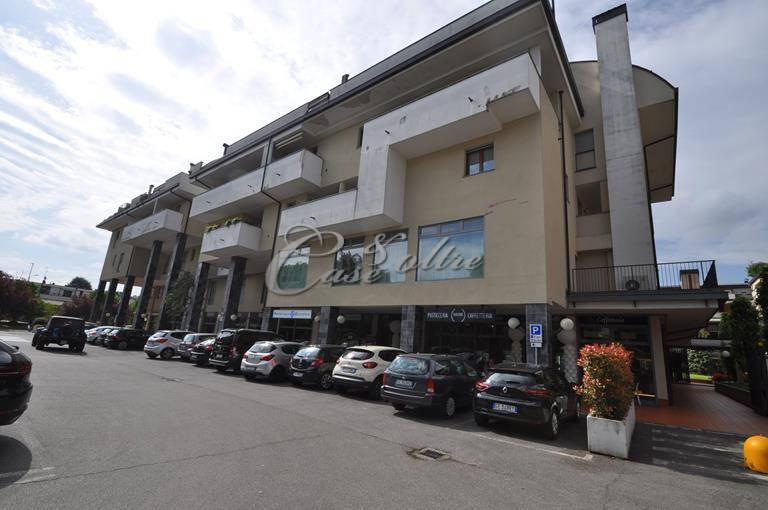 Negozio in affitto a Mariano Comense