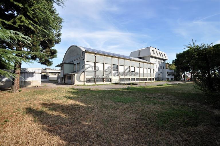 Capannone in affitto a Caronno Pertusella