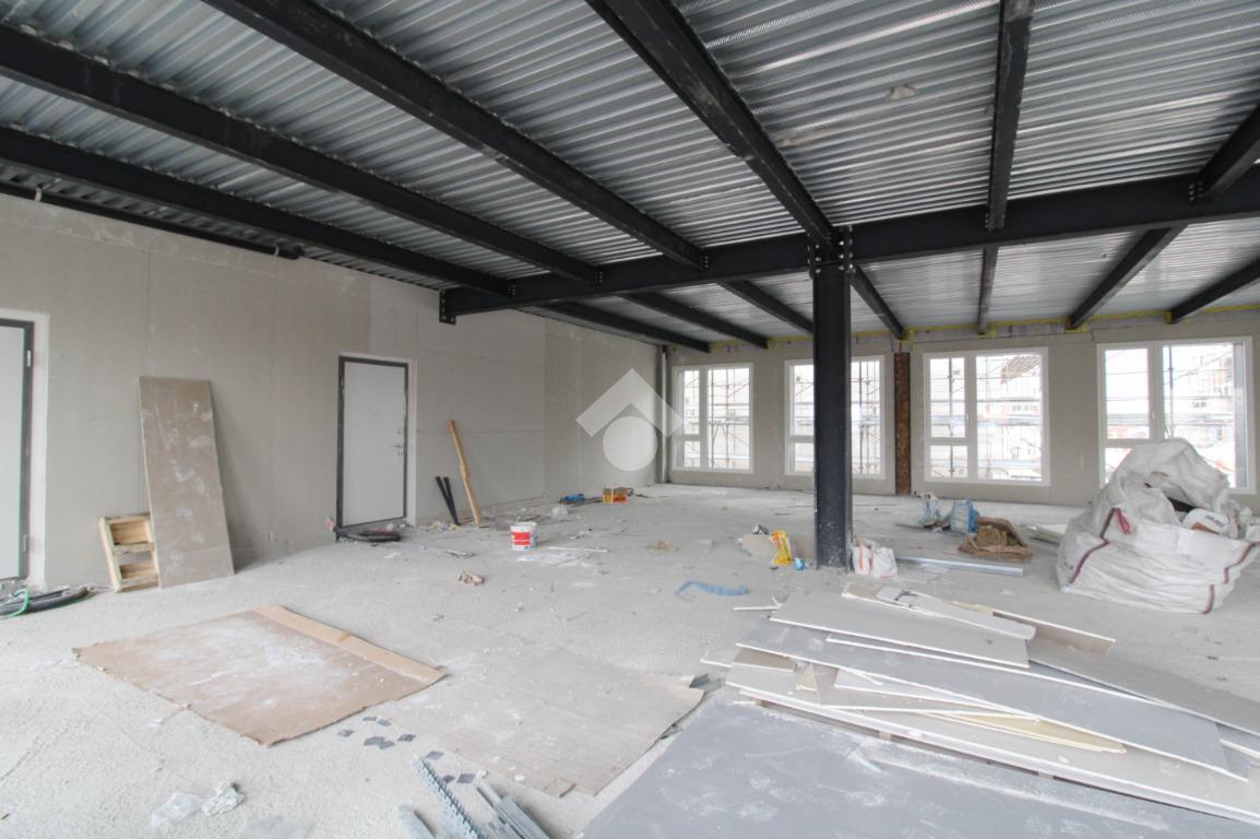 Negozio in affitto a Scanzorosciate