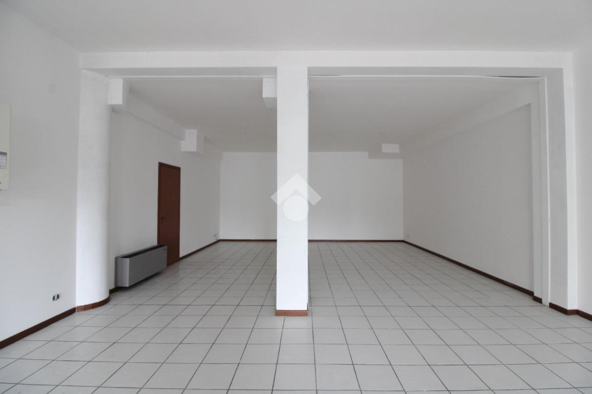 Negozio in vendita a Capriate San Gervasio