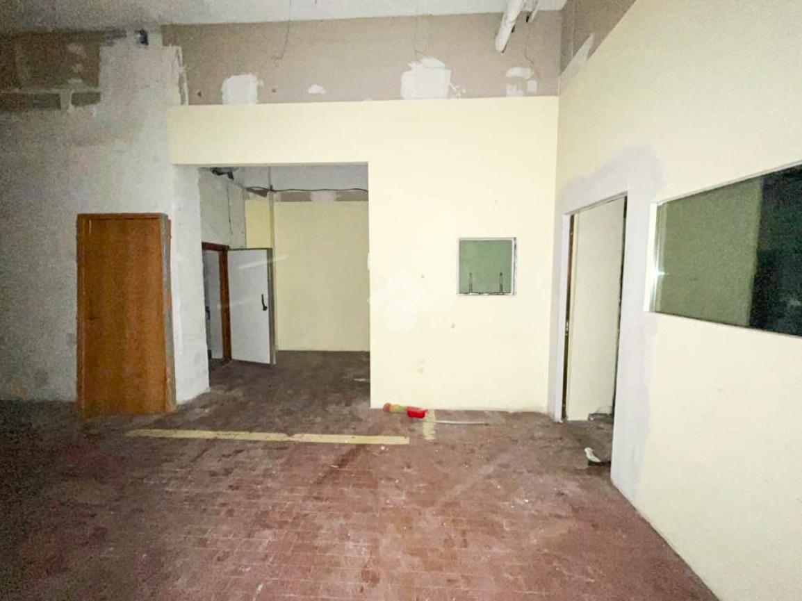 Capannone in vendita a Brembate