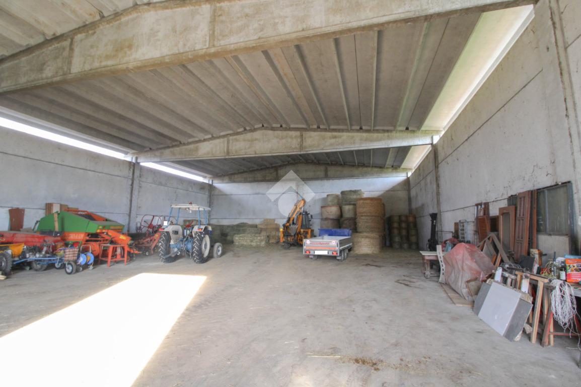 Capannone in vendita a Pontirolo Nuovo