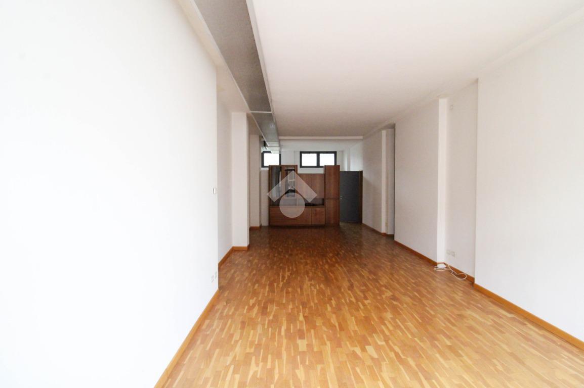 Negozio in affitto a Bergamo