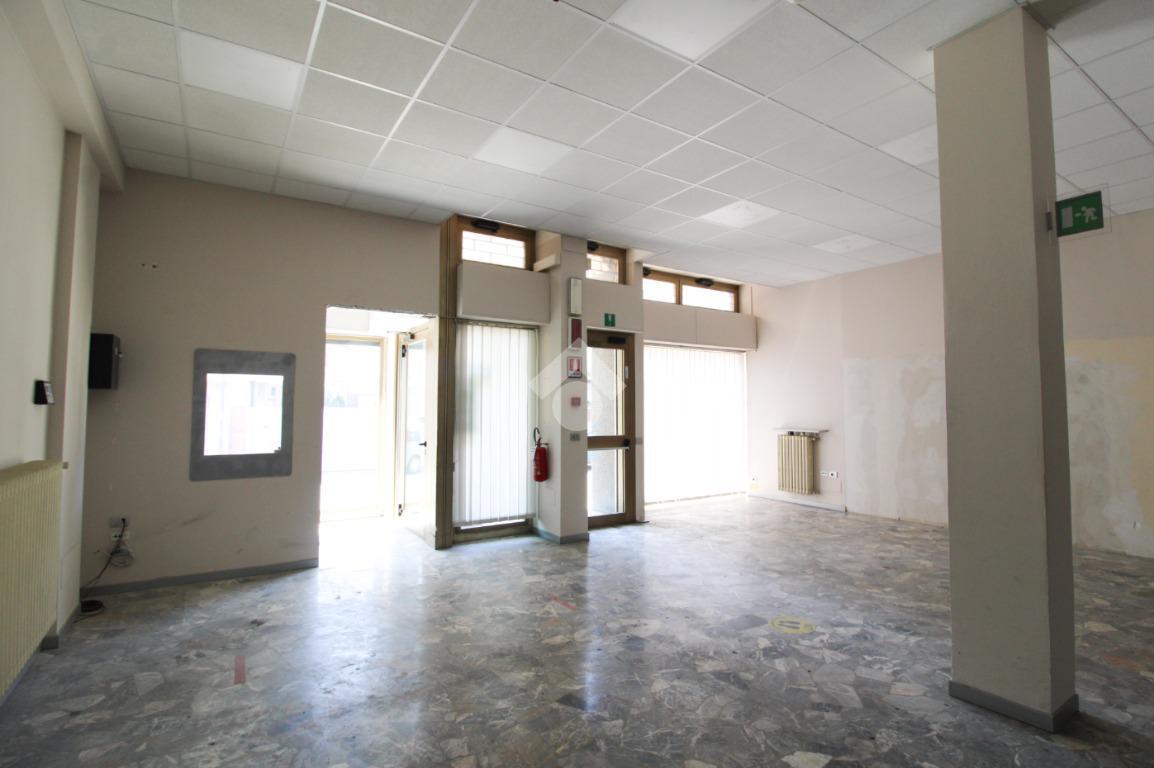 Ufficio in vendita a Osio Sopra