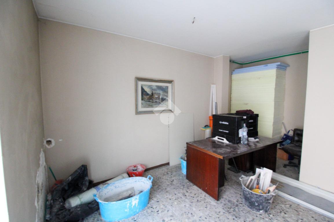 Negozio in affitto a Stezzano
