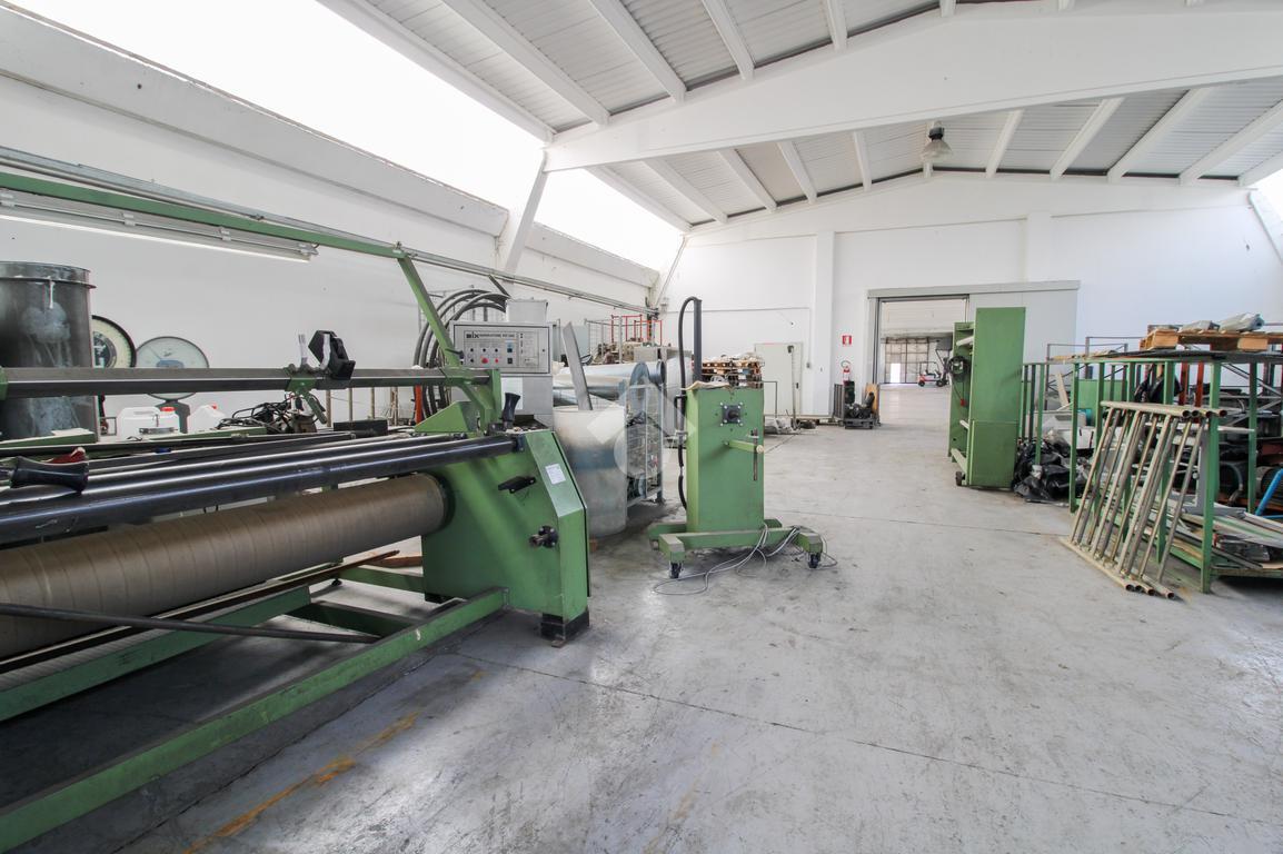 Capannone in vendita a Verdello