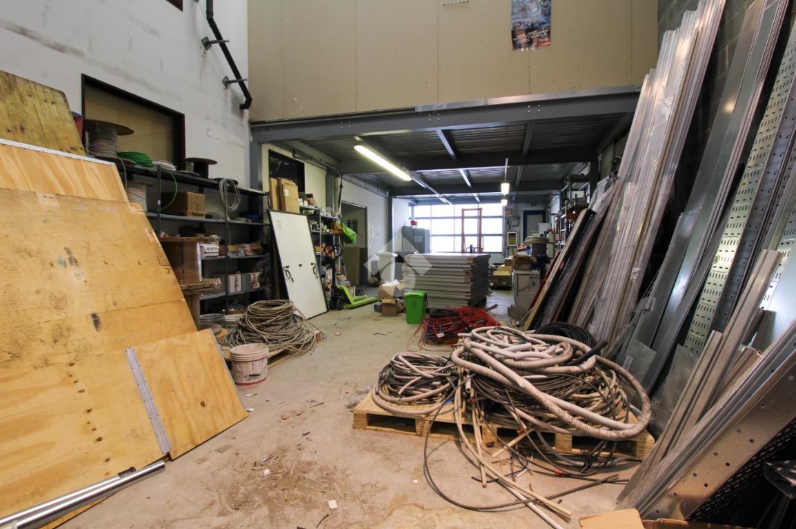 Capannone in vendita a Treviolo