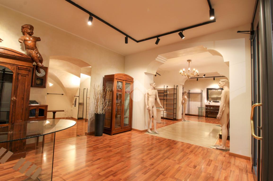 Negozio in affitto a Stezzano