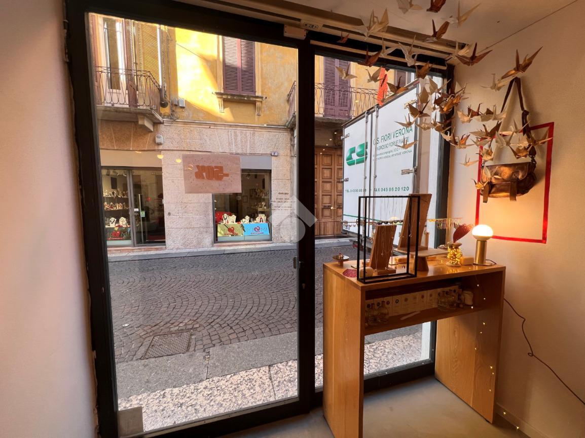 Negozio in vendita a Verona