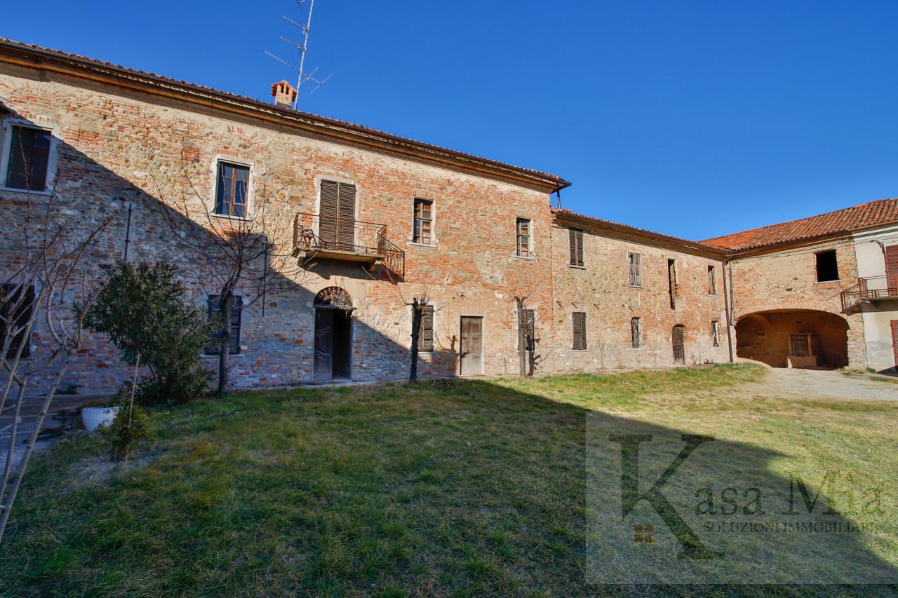 Casale in vendita a Brusasco