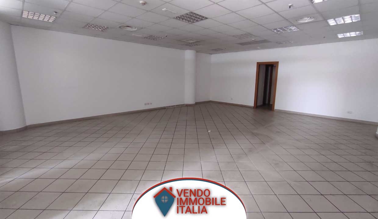 Negozio in affitto a Latina