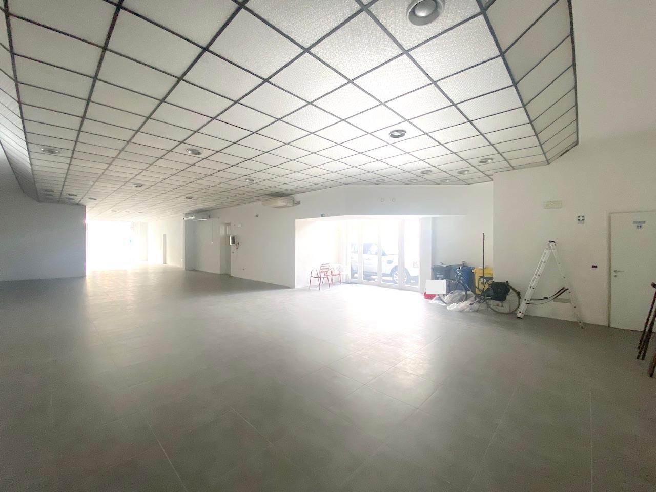 Negozio in affitto a Torri Di Quartesolo