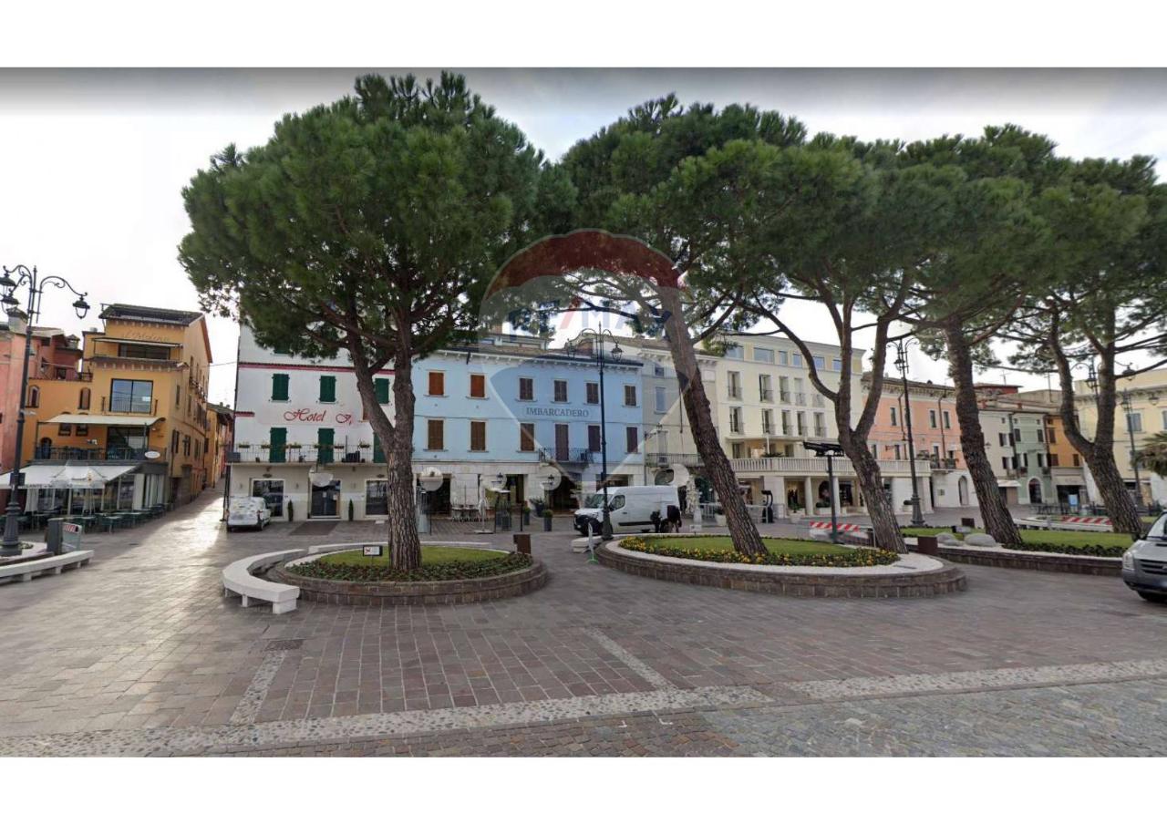 Esercizio commerciale in vendita a Desenzano Del Garda