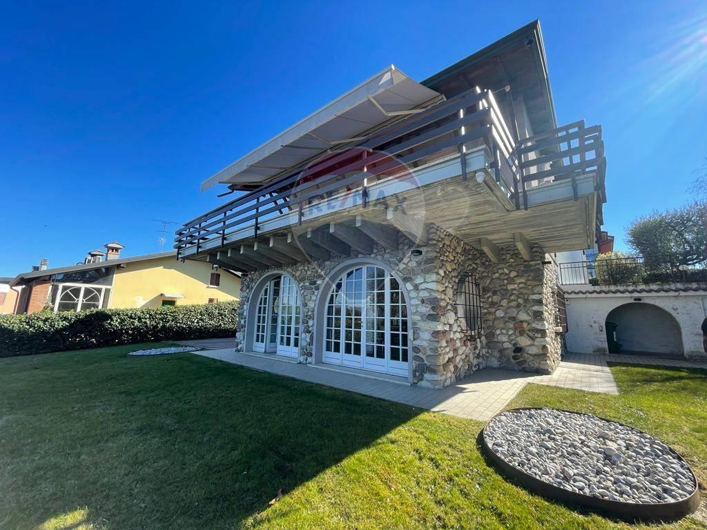 Villa in vendita a Peschiera Del Garda