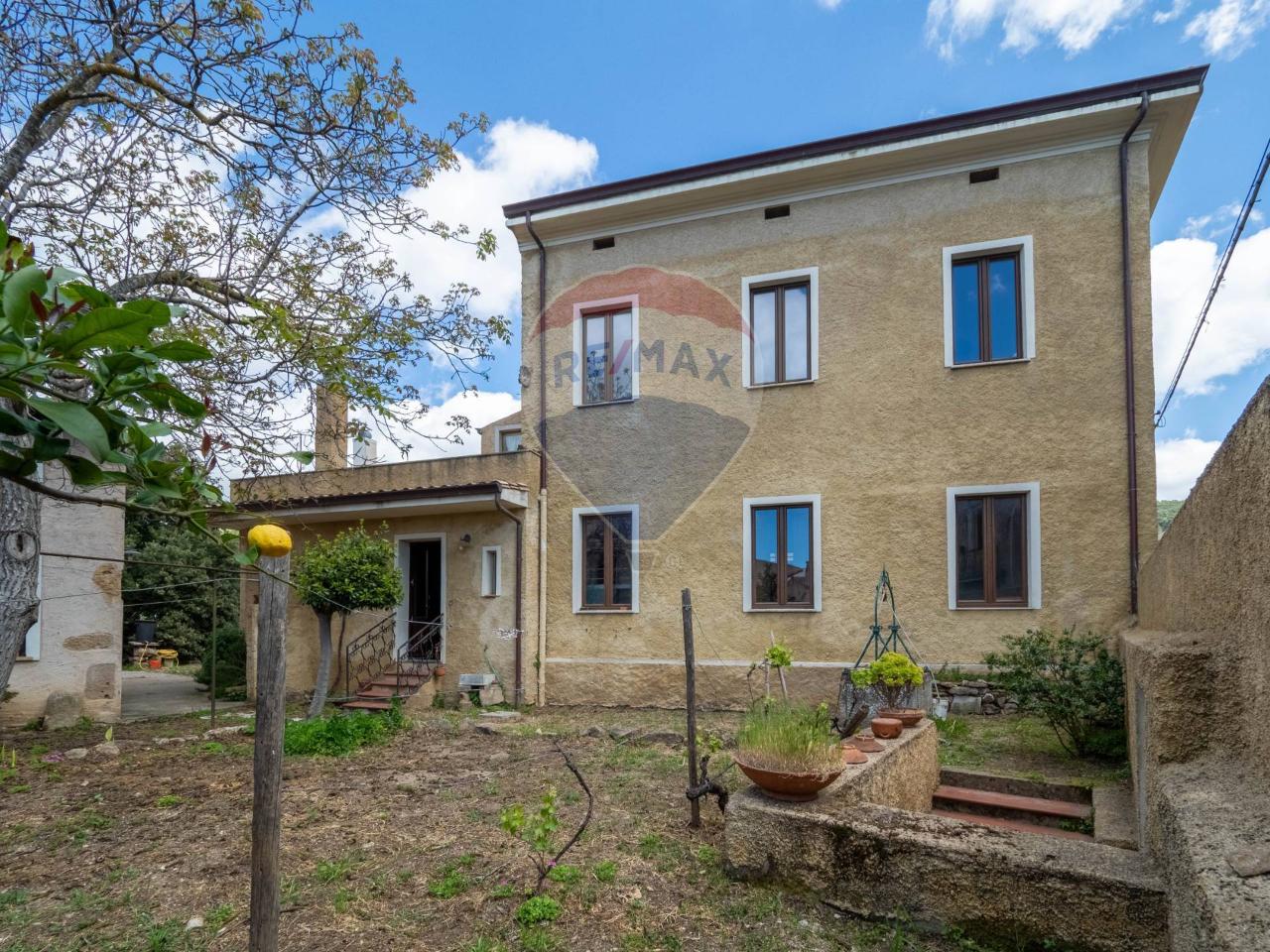 Casa indipendente in vendita a Laconi