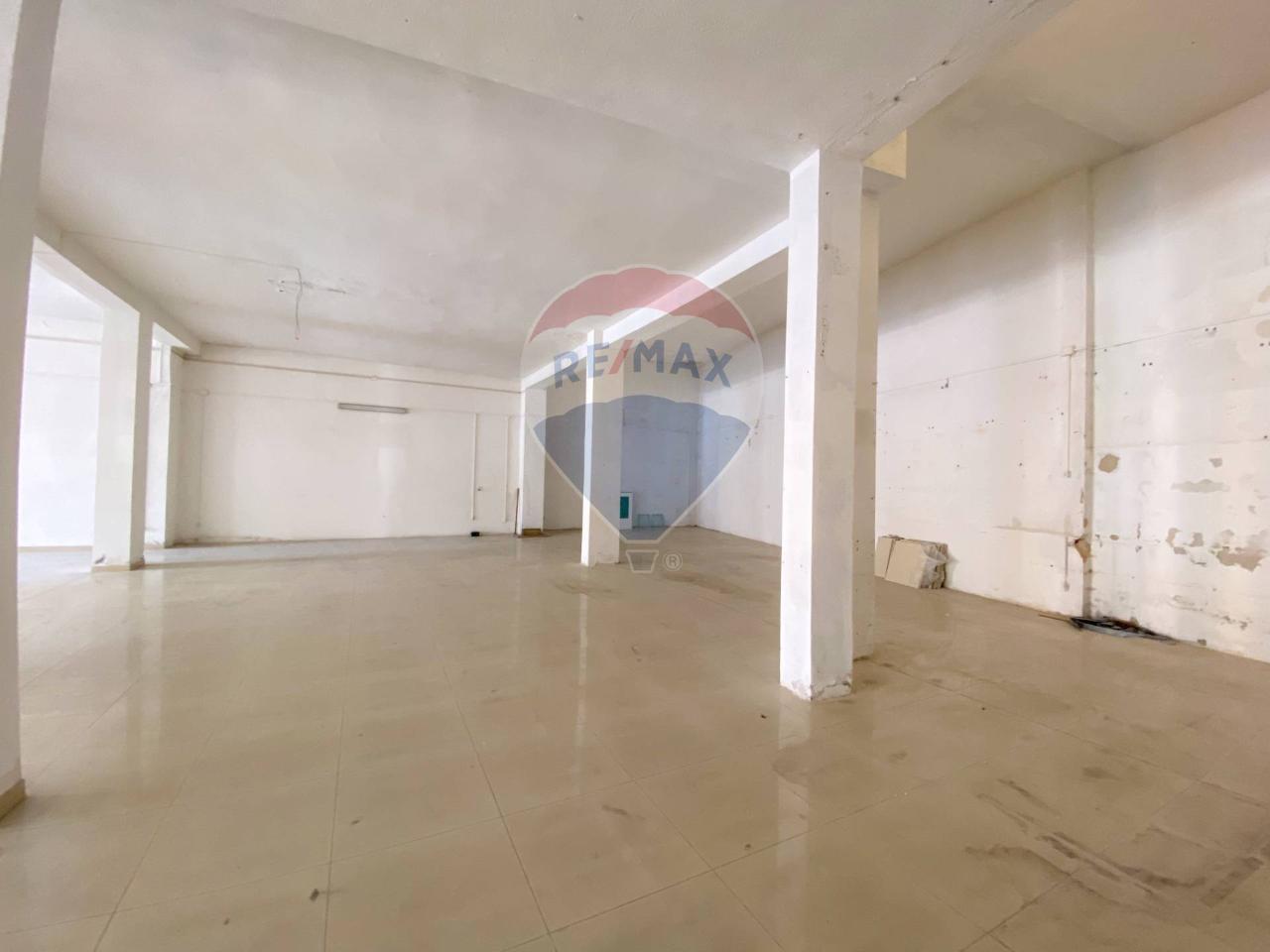 Negozio in vendita a Cagliari