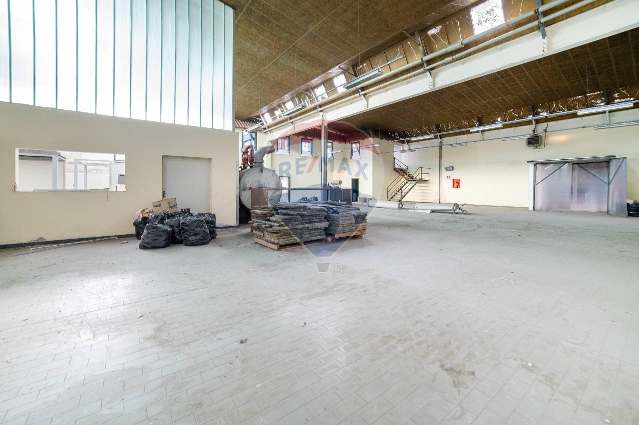 Negozio in vendita a Parabiago