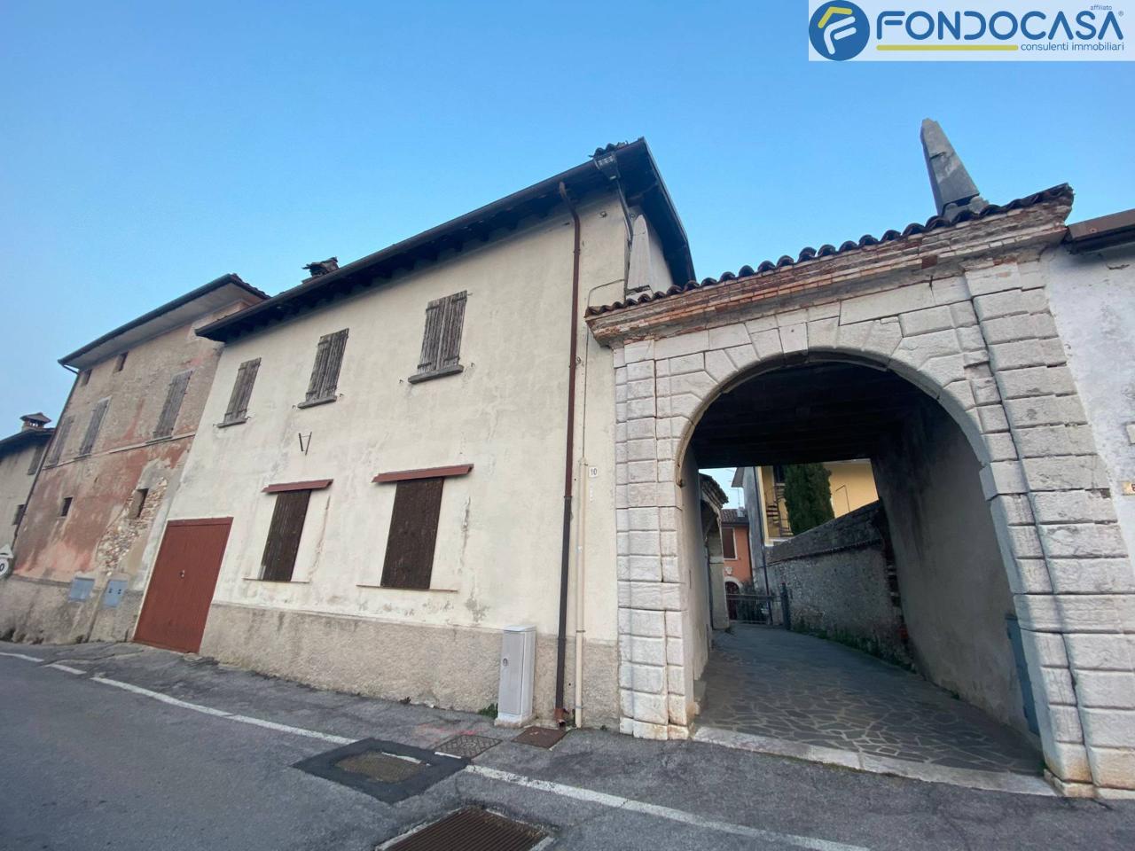 Rustico in vendita a Puegnago Sul Garda