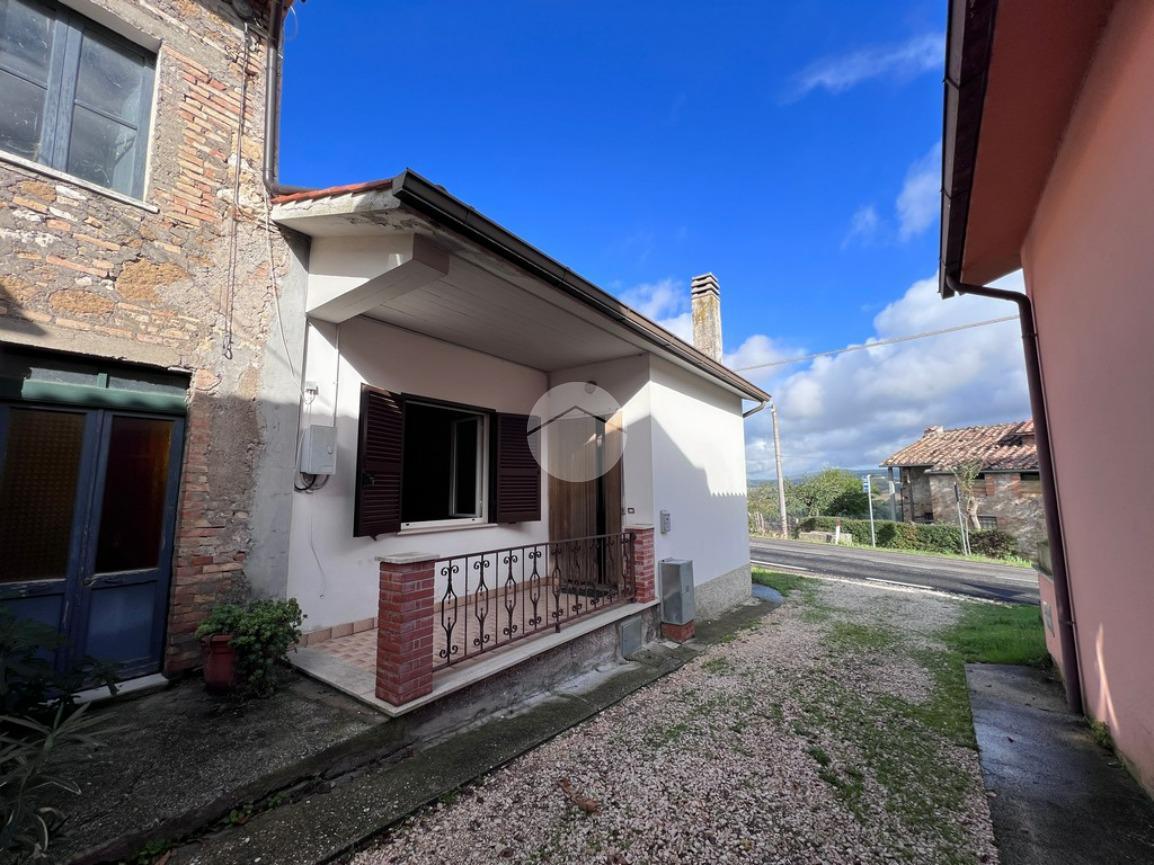 Casa indipendente in vendita a Calvi Dell'Umbria