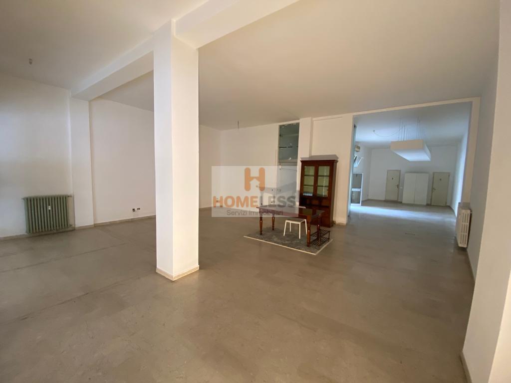 Negozio in vendita a Padova
