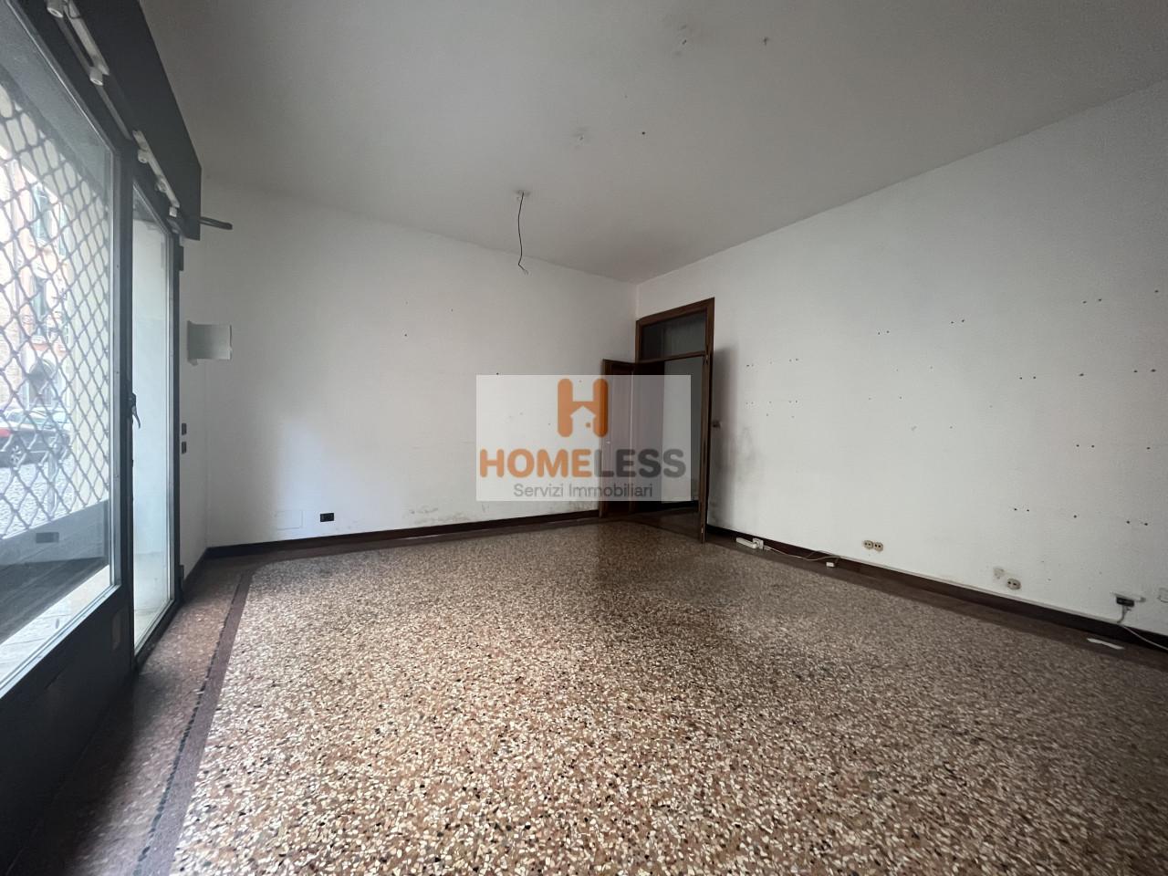 Negozio in affitto a Padova