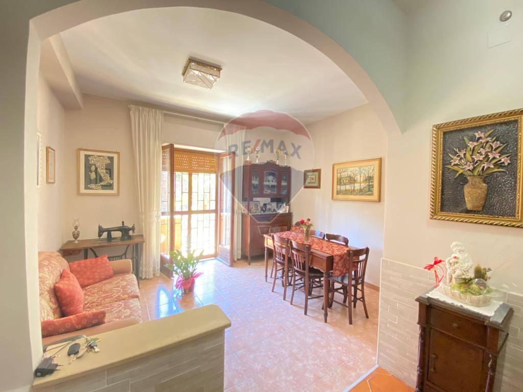 Appartamento in vendita a Aci Catena