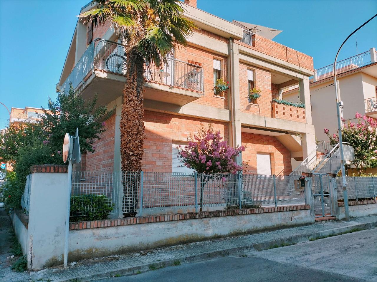 Appartamento in vendita a Falconara Marittima