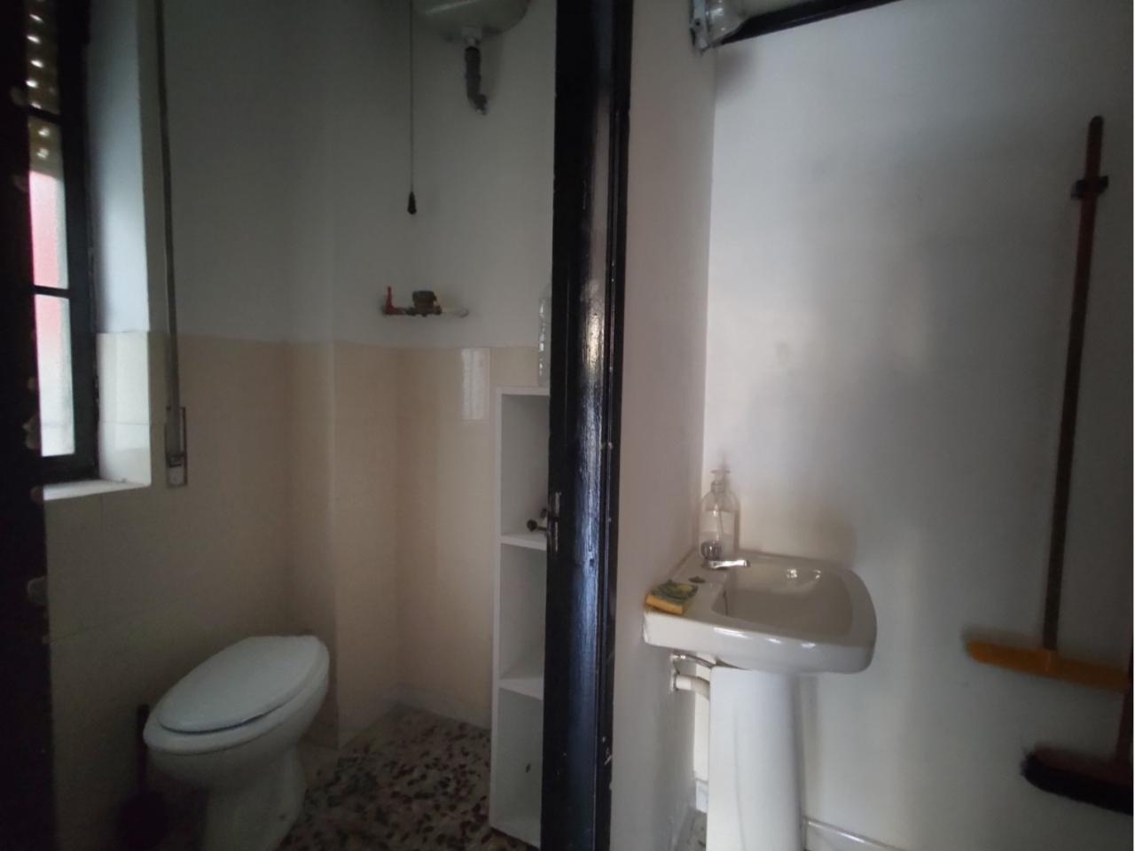 Negozio in affitto a Solofra